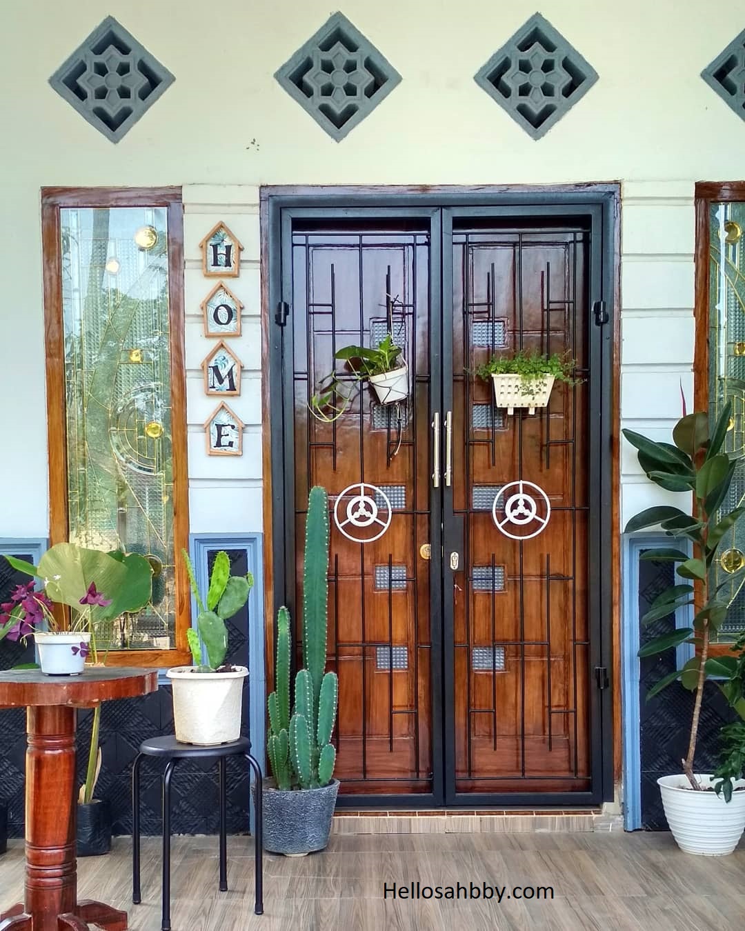 7 Tanaman Hias Untuk Teras Yang Tahan Panas Matahari Untuk Kamu Yang Enggak Mau Ribet Anti Layu
