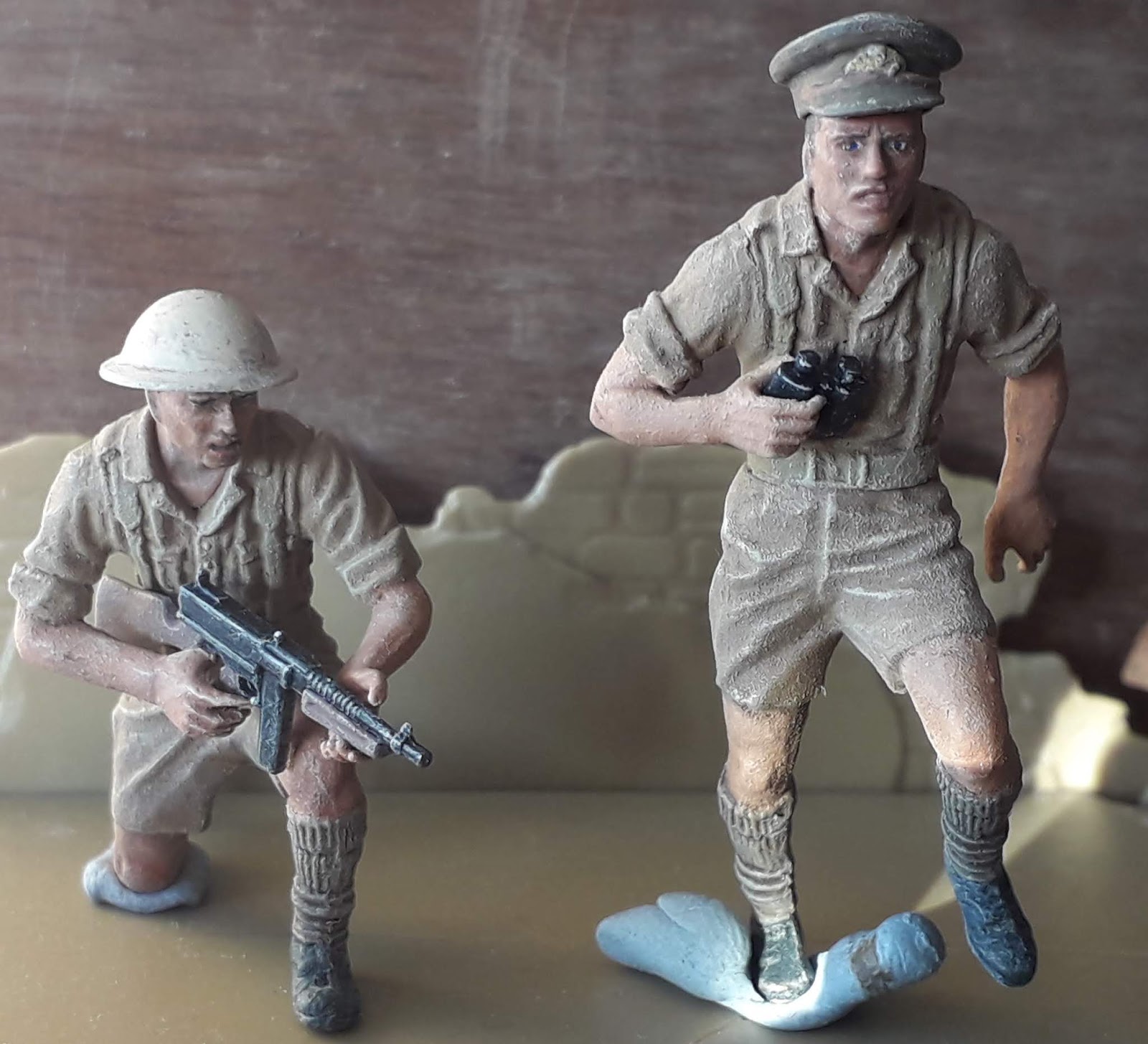 Kitpix: Airfix 1/32 British 8th Army (03580-0) and Desert Outpost (51508-7)