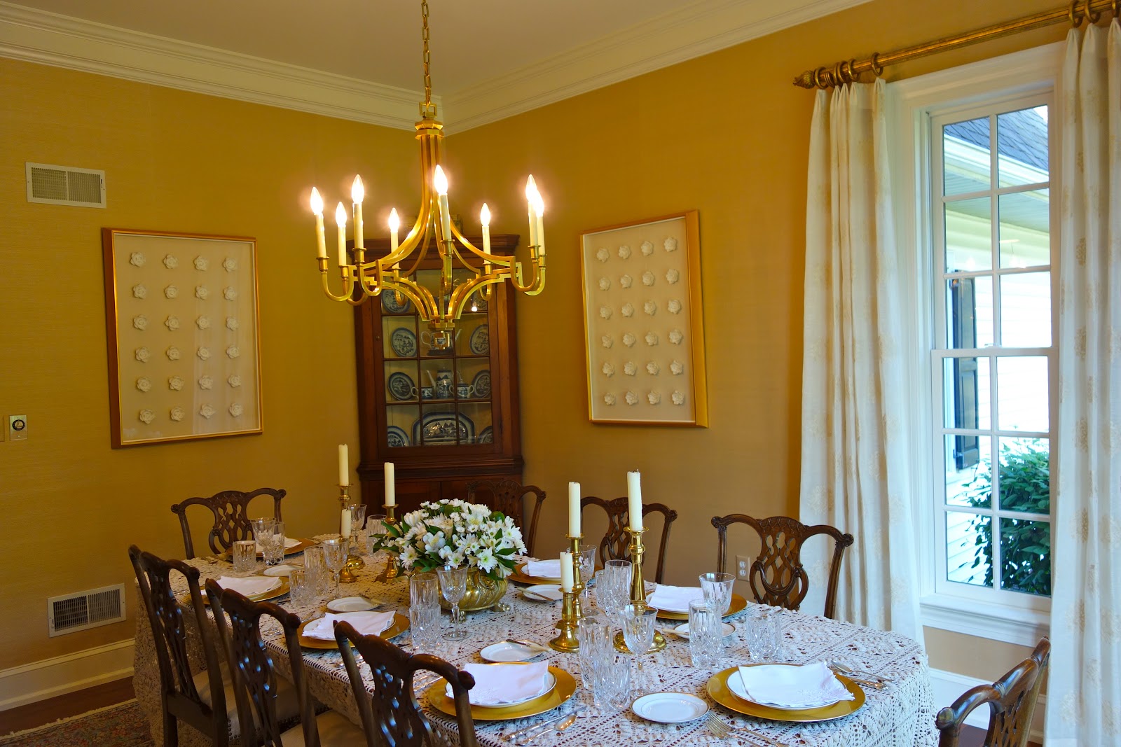 Gracious Interiors: Dinner Party for Old and New Besties