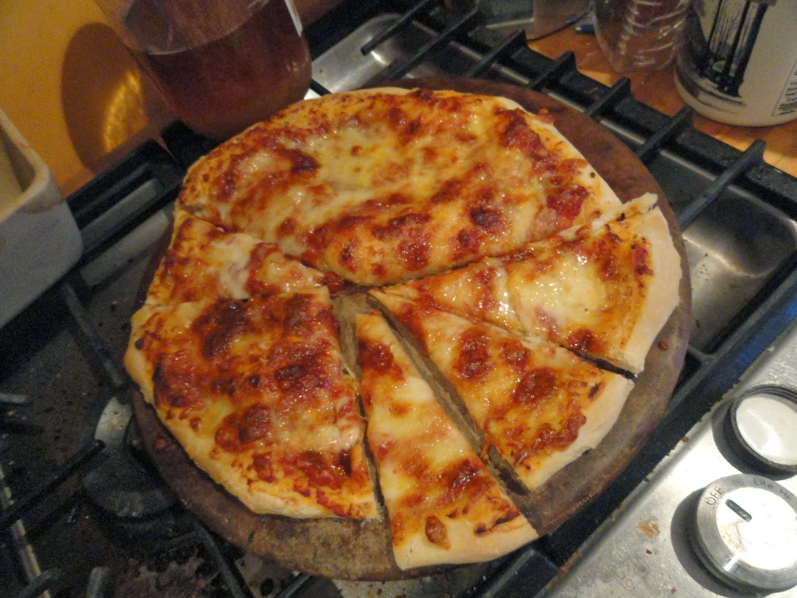 The Messy Organic Mum: Homemade Pizza