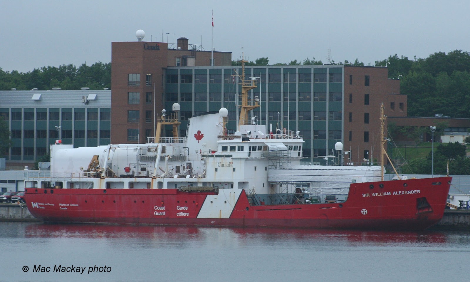 Shipfax: Sir William Alexander - crane refit