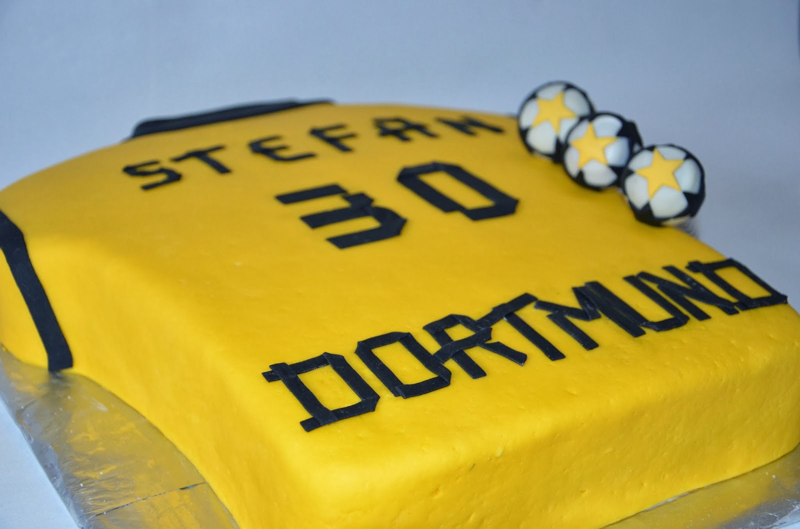 Universe of Cake by Alexandra: BVB 09 Cake