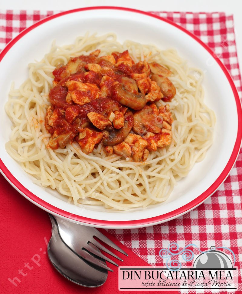 Din bucătăria mea: Spaghete cu pui si ciuperci