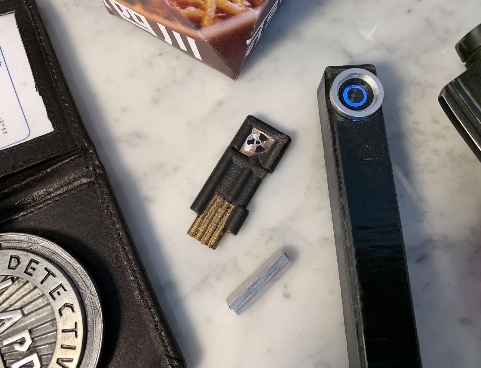 Blade Runner: 2049 Joi's Emanator Transmitter and Mariette's Tracking ...