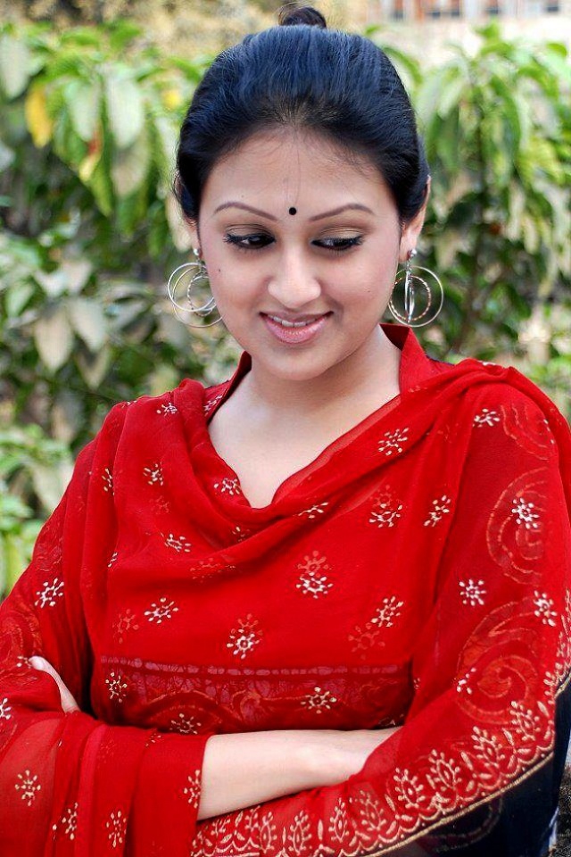 Kushum Shikder Best Photo Gallery | Biodata Cave