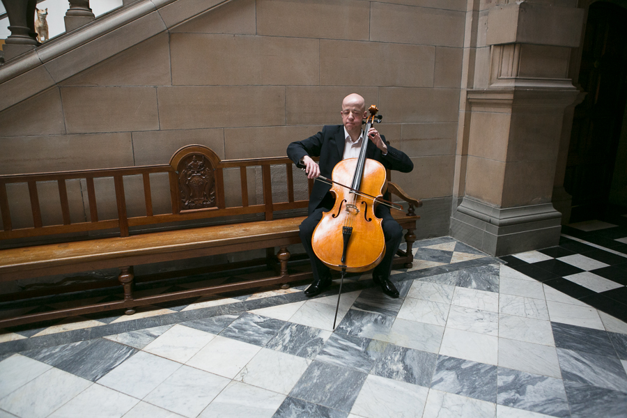 PKIMAGE - Musicnotes: Cellist David Munn