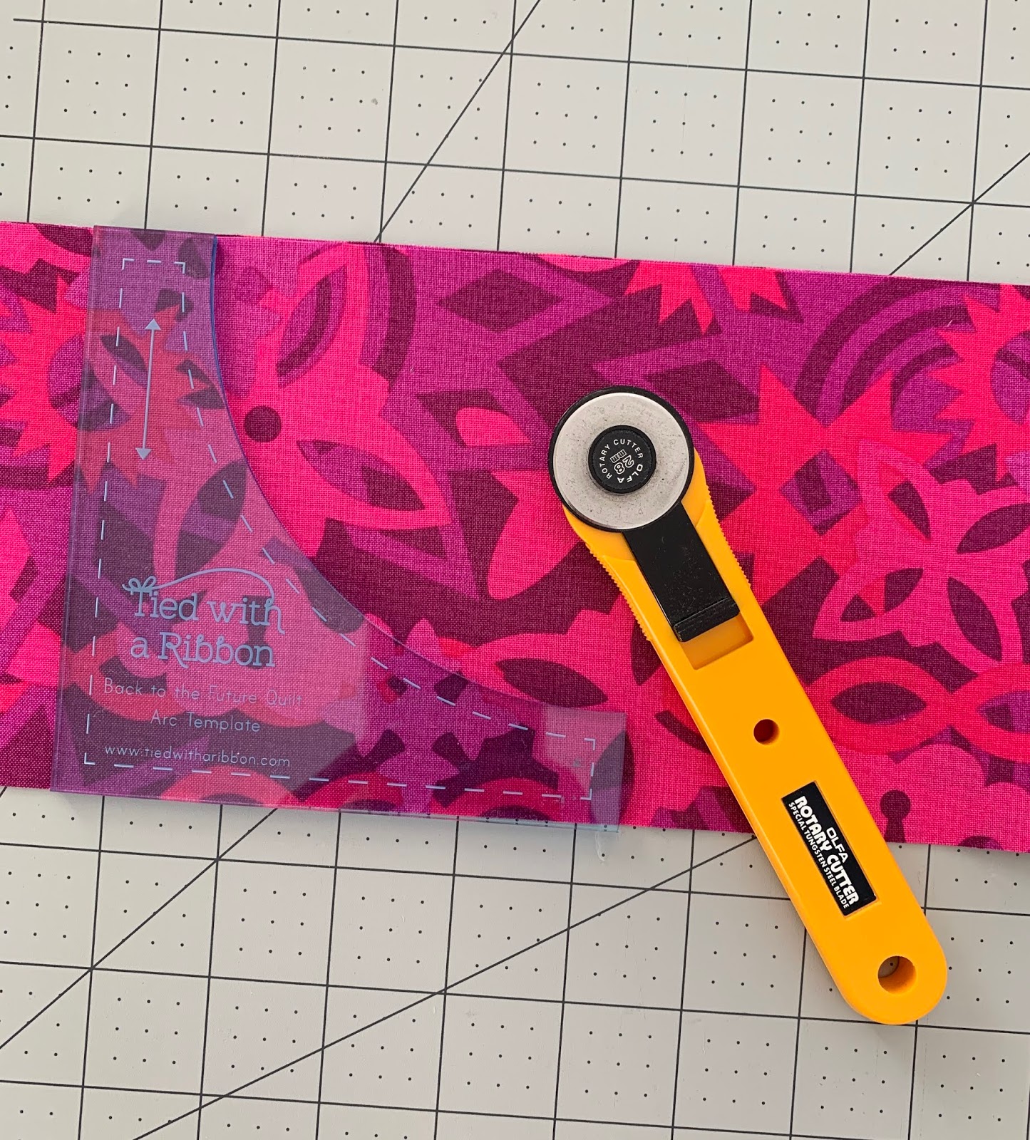 Tied with a Ribbon: Conquer the Curve - my best tips for sewing curves!