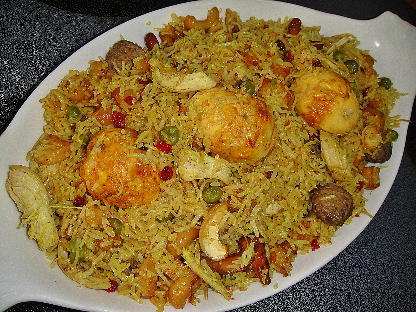 Maryam's Culinary Wonders: 376. Iraqi Biryani Rice