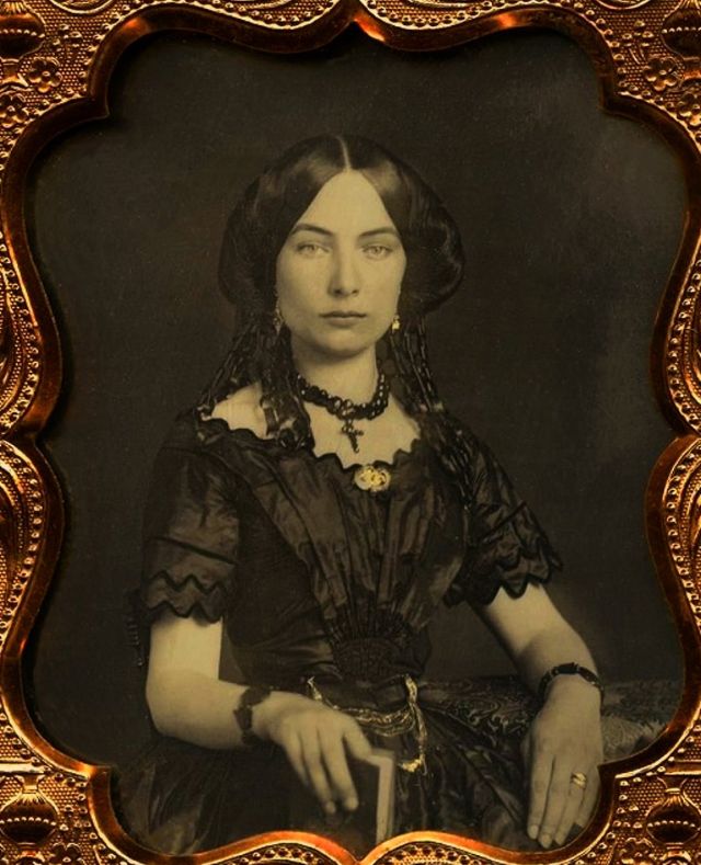 30 Fabulous Photos Show Fashion Styles of Victorian Girls in the Mid ...