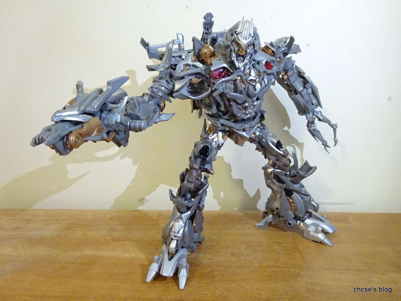 ChCse's blog: Toy Review: Transformers Masterpiece MPM-8 Megatron