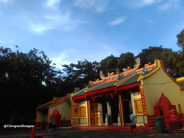 Ang Nio Temple in Senggarang Tanjungpinang - Butterfly Traveler