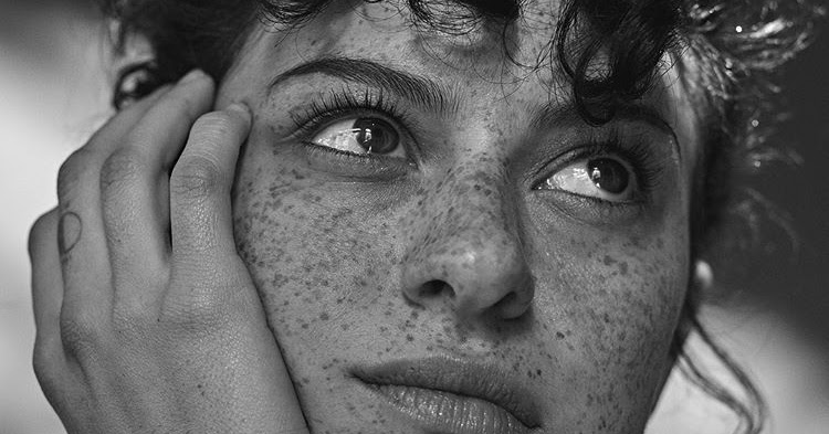 daily timewaster: Poetic Eyes, and of course, freckles