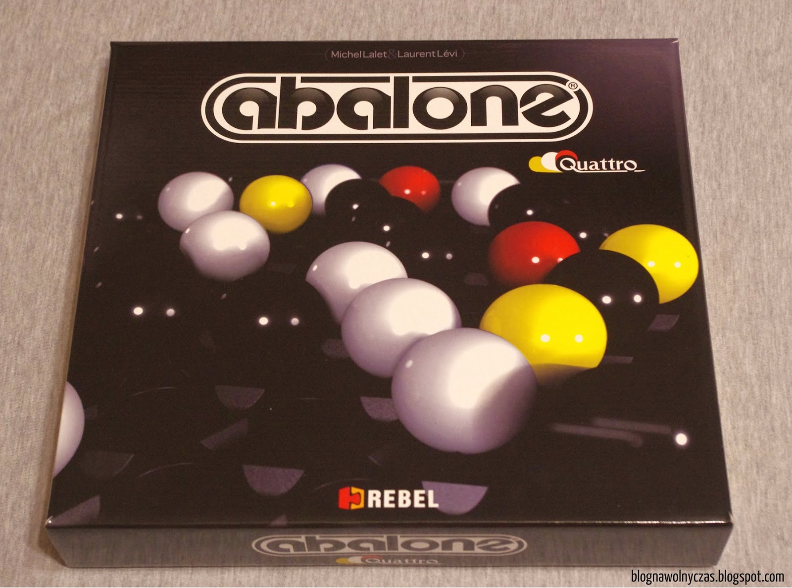 ABALONE QUATTRO: lecimy sobie w kulki - recenzja gry.