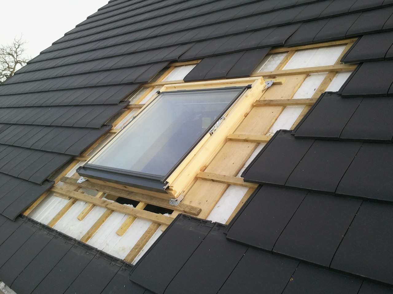 CONSTRUCTION EUROMAC2 2012: 53 POSE VELUX TRIPLE VITRAGE