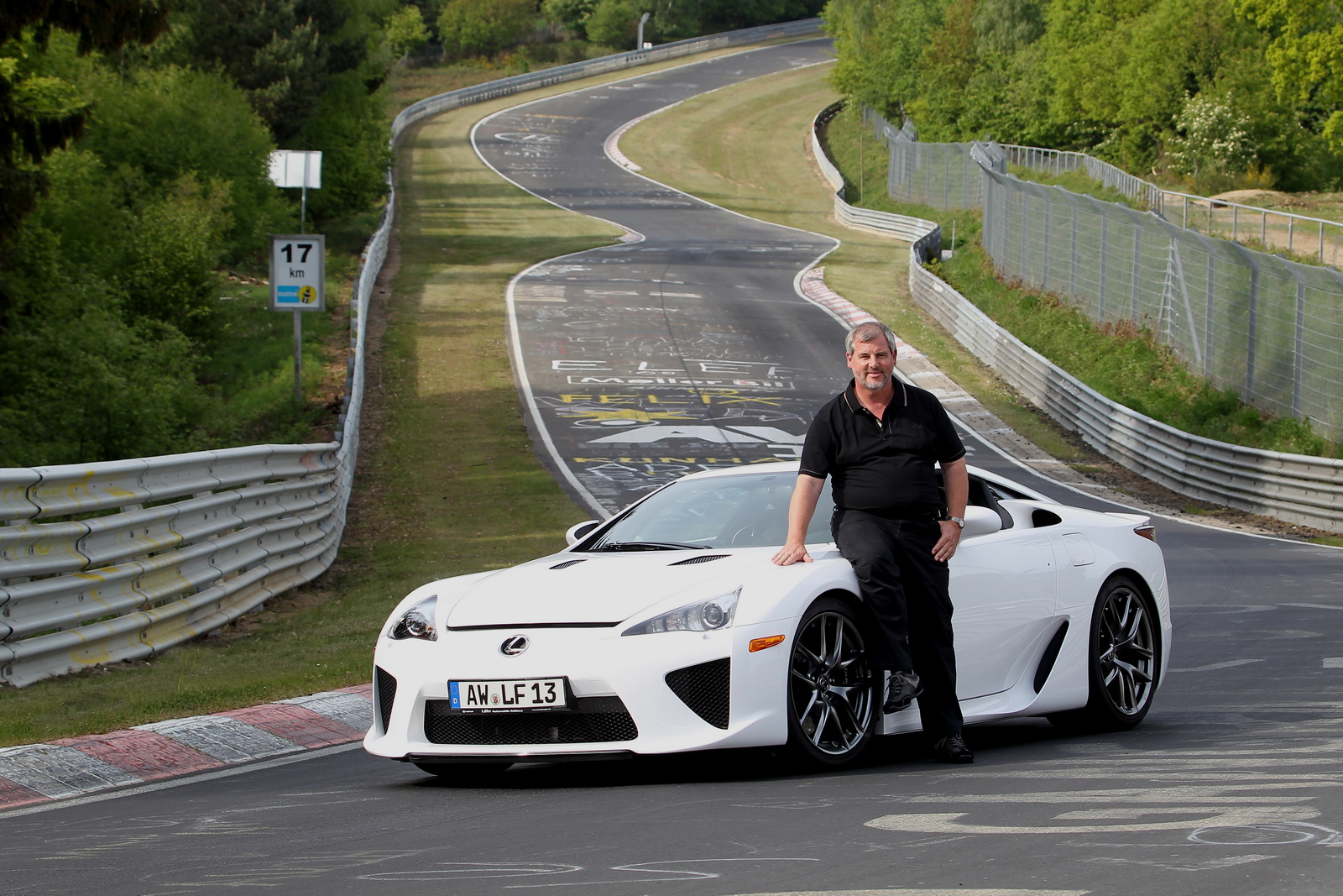 Premiere at Nürburgring : First LEXUS LFA delivered in Germany