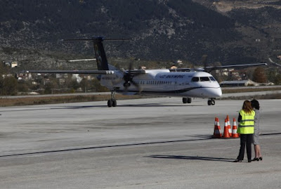 ΣΚΥΛΙΑ... ΝΑΙ ΣΚΥΛΙΑ... ΣΤΟ ΑΕΡΟΔΡΟΜΙΟ ΤΩΝ ΙΩΑΝΝΙΝΩΝ ΣΤΑΜΑΤΗΣΑΝ ΤΗΝ ...