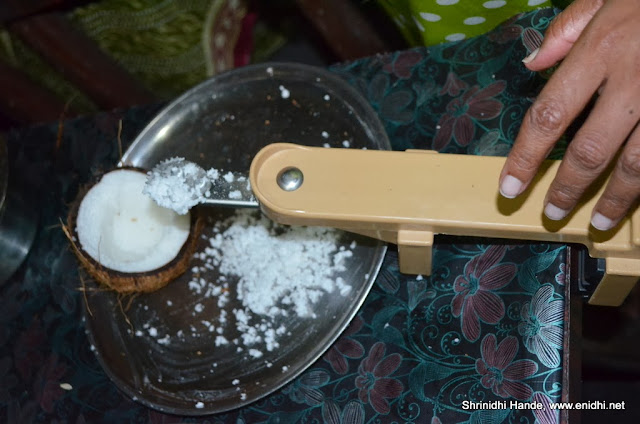 Tabletop coconut grater by Venkataraman Uapdhya - eNidhi India Travel Blog