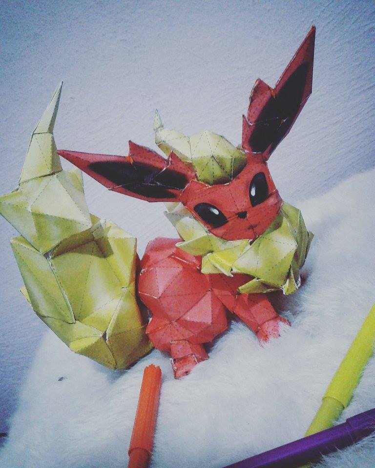 Papercraft Flareon - Socrensys Design Blog デザイン