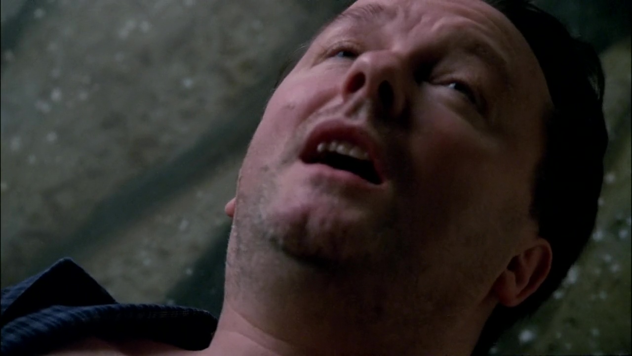 ausCAPS: Ricky Gervais shirtless in Alias 3-15 "Facade"
