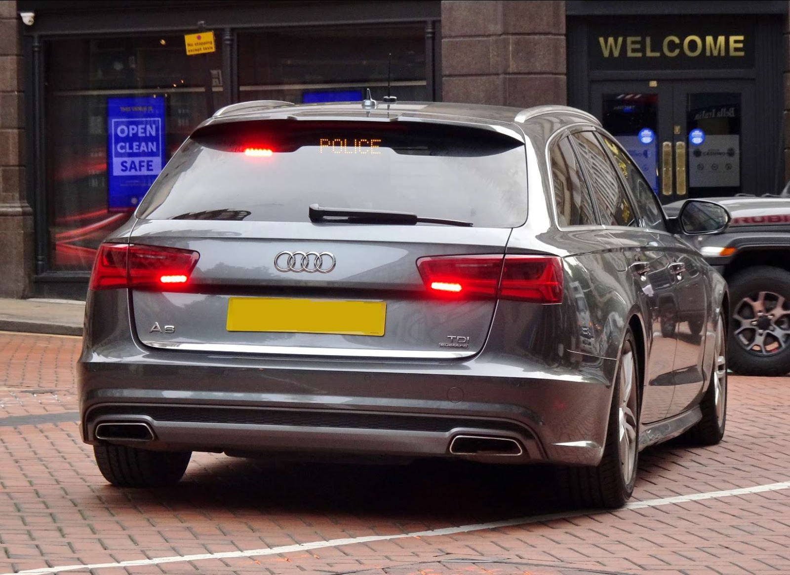 Vinnyman's Emergency Service Vehicles.: Unmarked ARV.