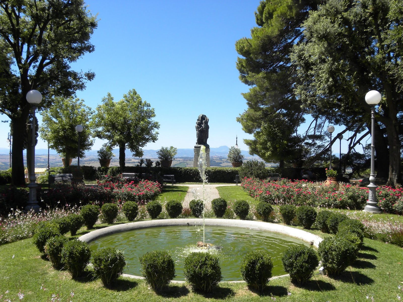 Trekking urbano alla scoperta delle bellezze e dei segreti di Osimo ...