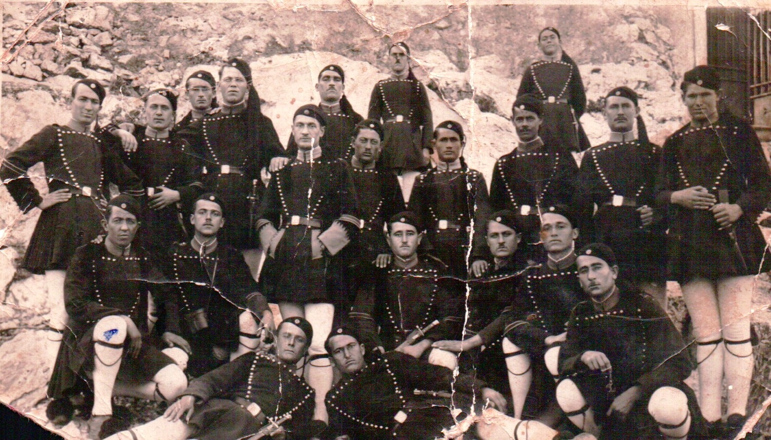 Μακρυχώρι Λάρισας Χρήστος Αστ. Σαΐτης: ΣΤΗ ΜΝΗΜΗ ΤΩΝ ΝΕΩΝ ΤΟΥ ΧΩΡΙΟΥ ...
