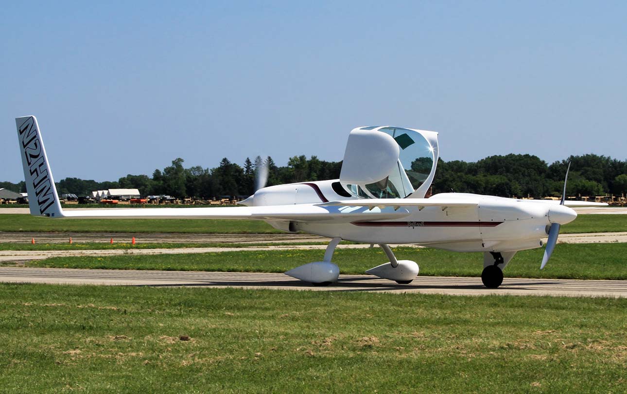 nhungdoicanh: Rutan 40/74 Defiant