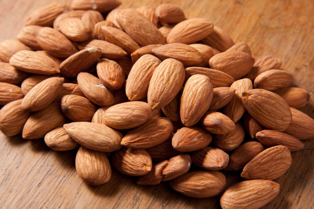 Des amandes de la Californie un peu dans tout - Etre Radieuse par ...