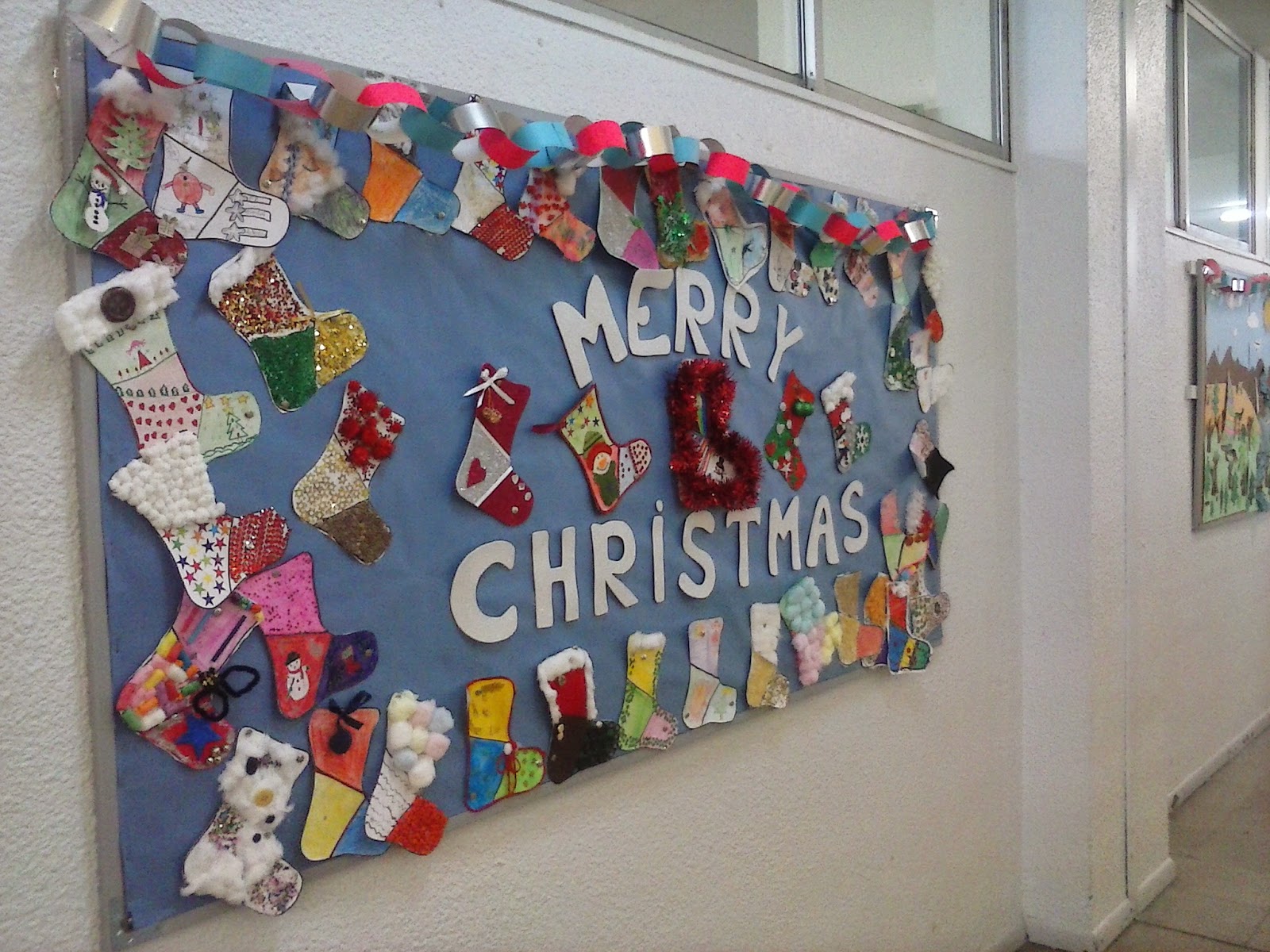 Segundo del Colegio Iplacea: Murales de Navidad