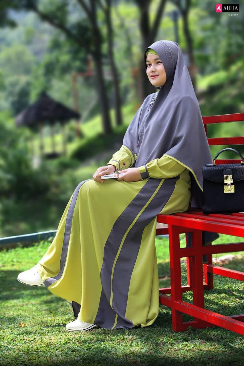 Inspirasi Busana Muslimah Syari Premium Terbaru 2021