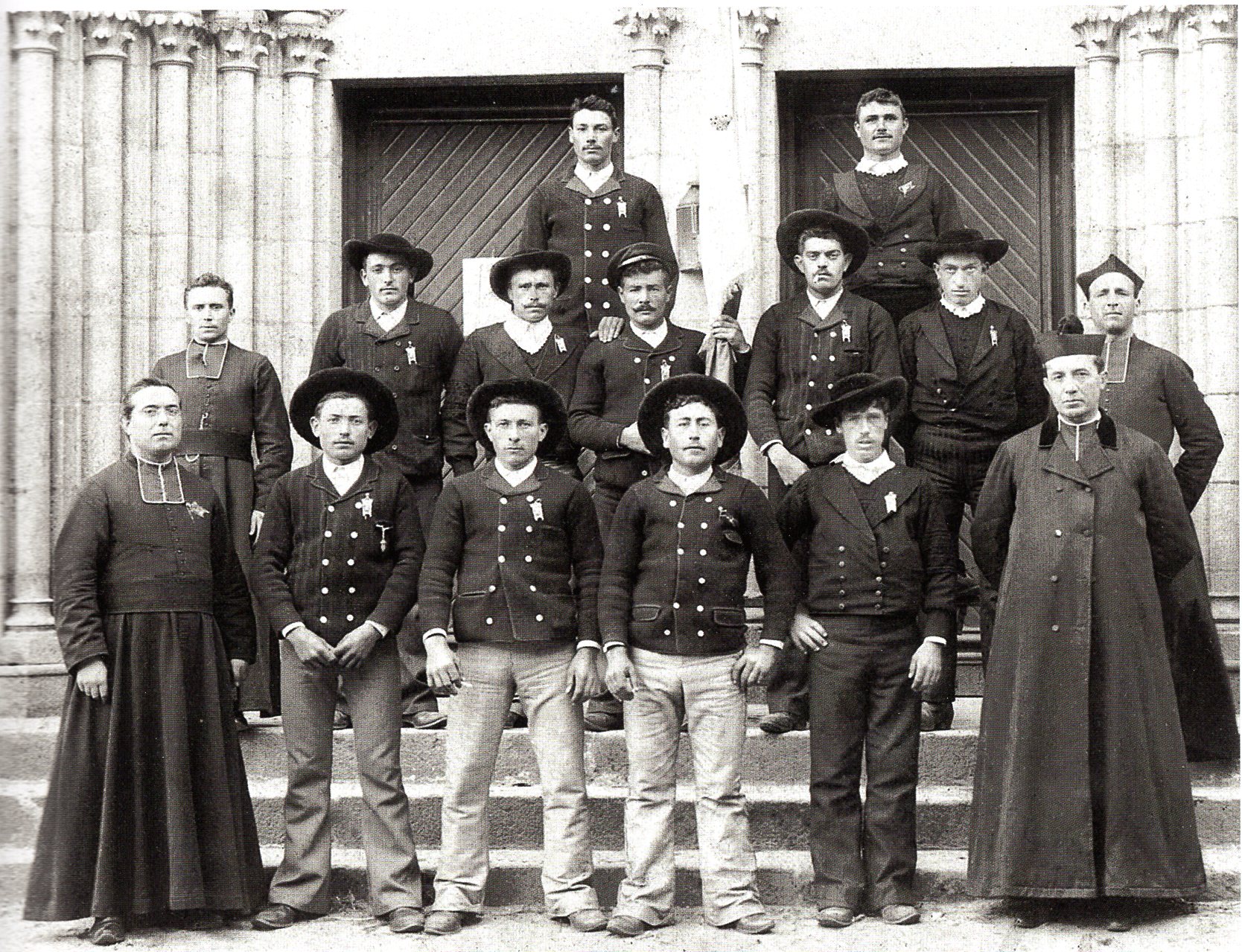 FolkCostume&Embroidery: A Closer Overview of Breton Costumes, part 1 ...