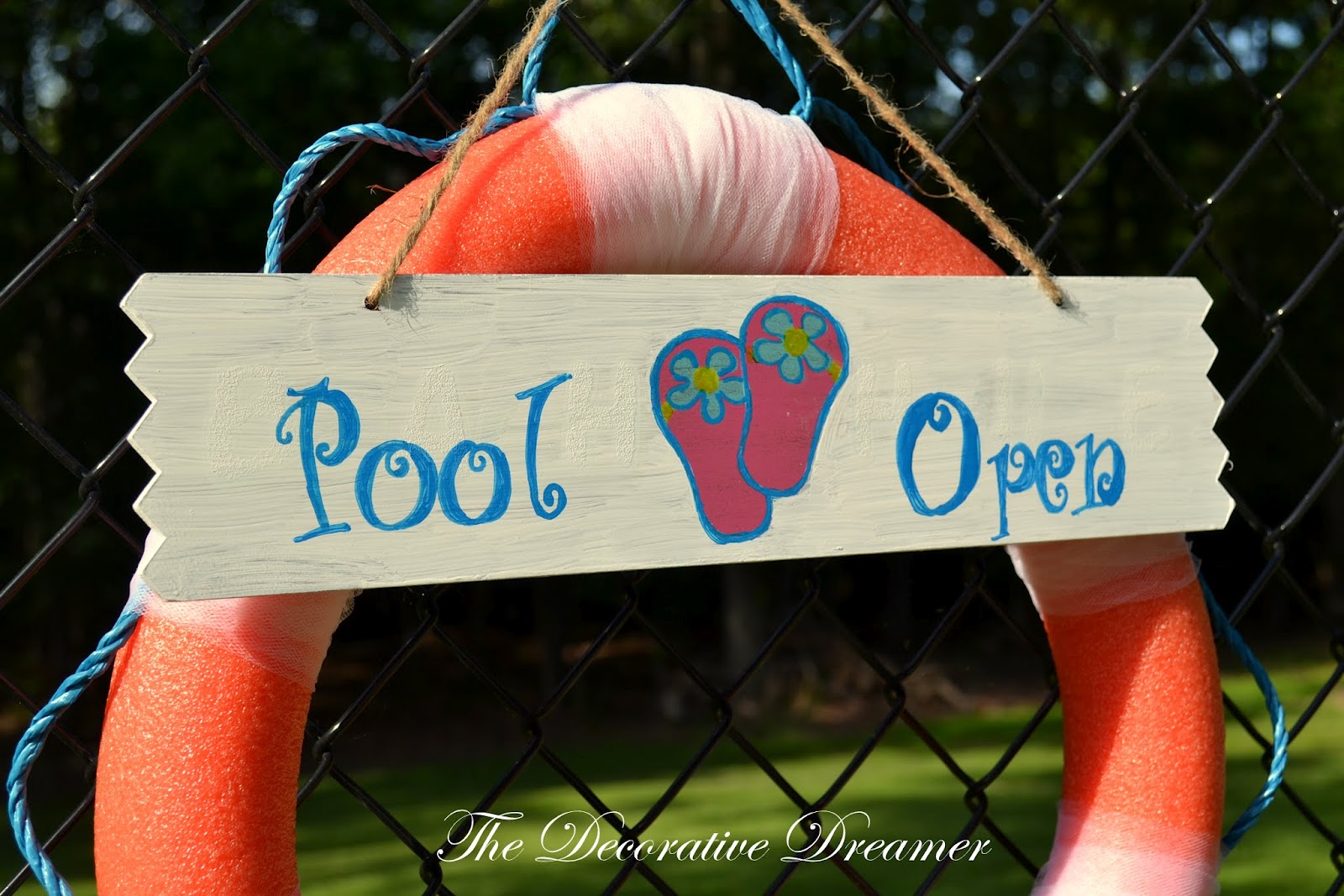 The Decorative Dreamer: My Pool Noodle Project