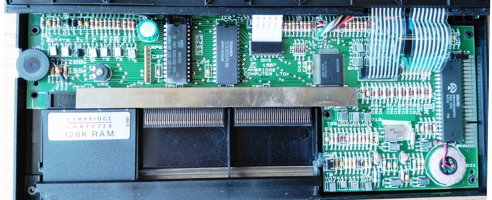 Retro Ordenadores Orty: Cambridge Computer Z88 (Portable Computer) (1987)