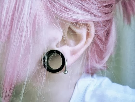 Emo girl ear piercing beauty | nineimages