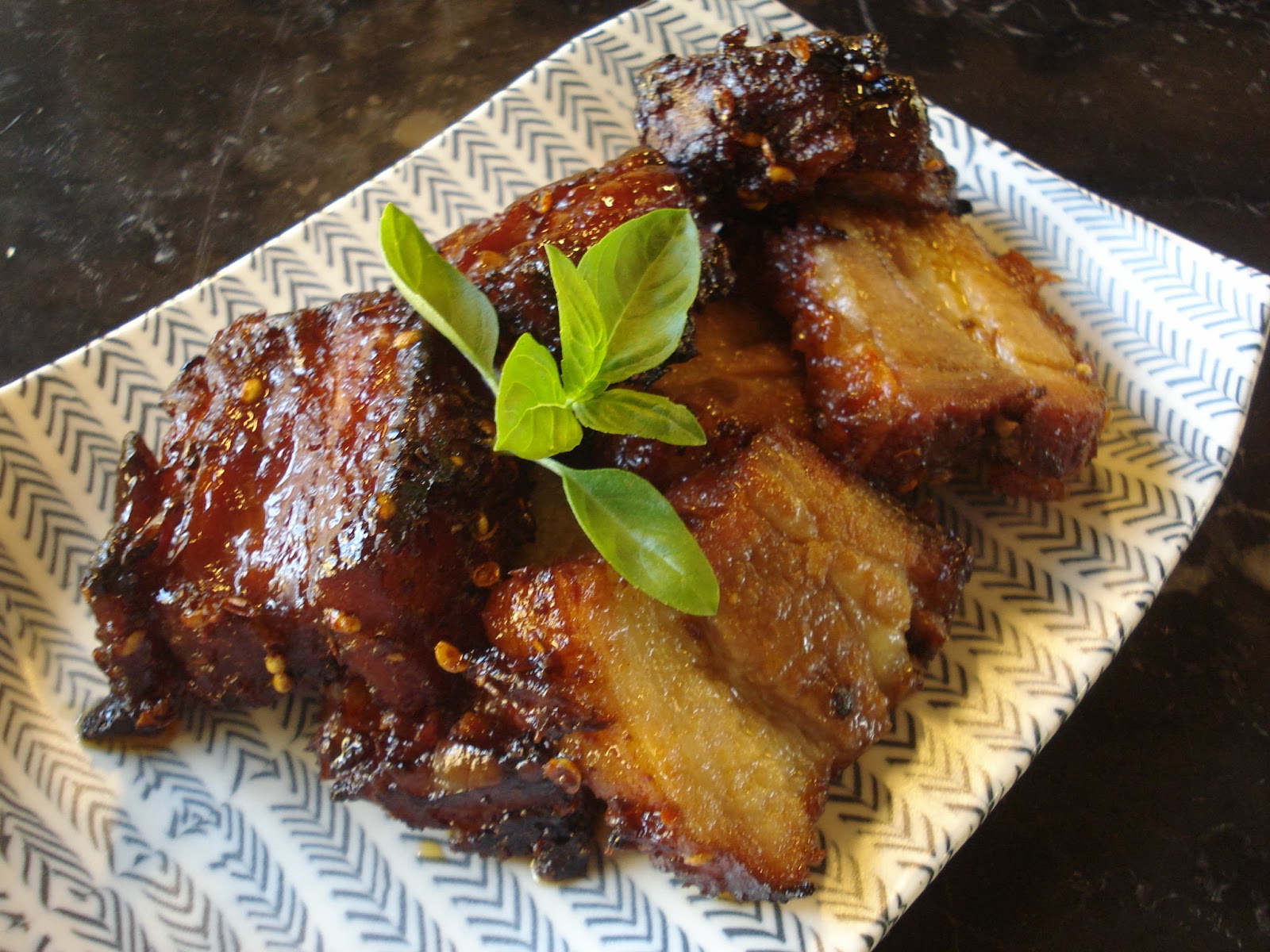 鄭立勳 。常滿。Bountiful。Mandy Cheng: Ma-la pork belly