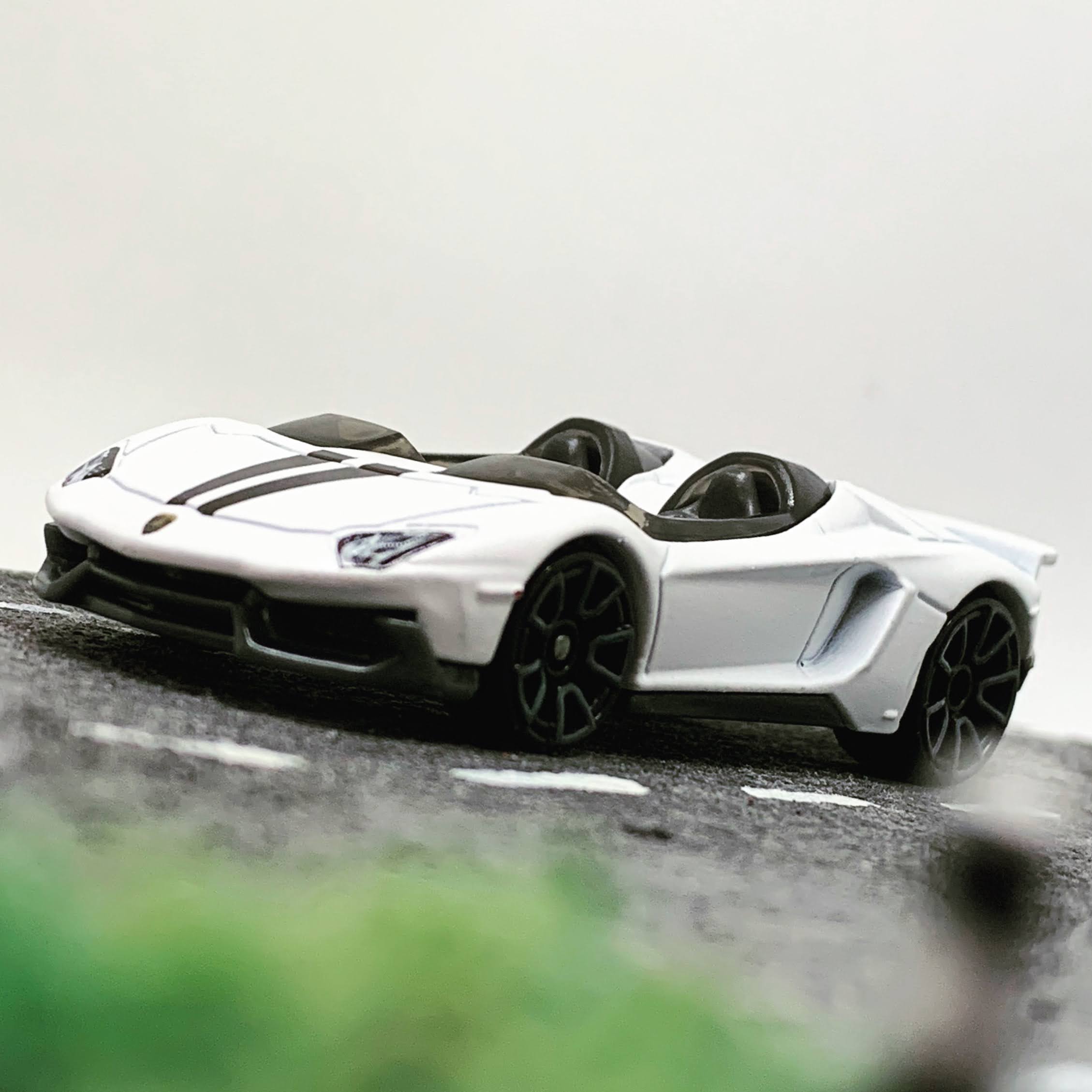 JULIAN'S HOT WHEELS BLOG: Lamborghini Aventador J (2020 Lamborghini 5-Pack) JULIAN'S HOT WHEELS BLOG: Lamborghini Aventador J (2020 Lamborghini 5-Pack)