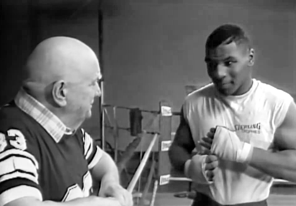 EmbracingtheGrind.com: Mike Tyson Technique Breakdown pt 1: Angles of ...