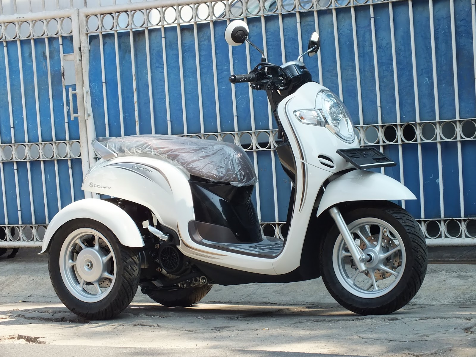 Oracle Modification Concept: HONDA SCOOPY NEW RODA TIGA MINIMALIST ...