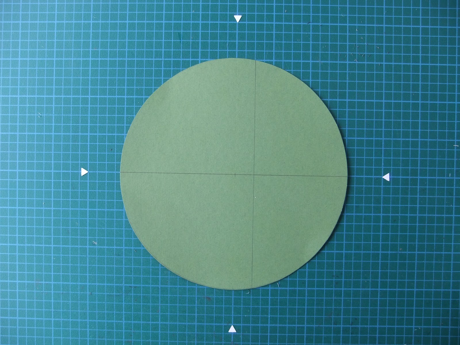 From My Craft Room: Round (Shaped) Side Step Card Tutorial