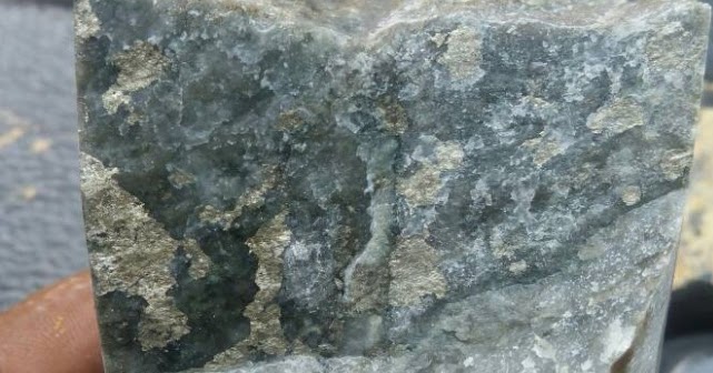 Exploration: Cara Mengenal Batu Tonalite