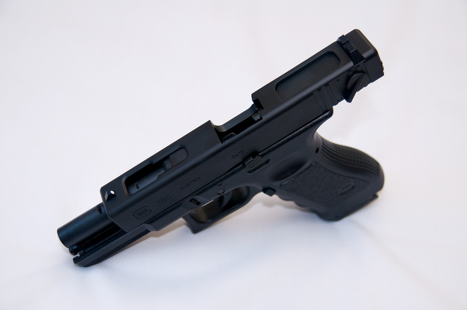 Wired C.A.T.S.: Glock 18C