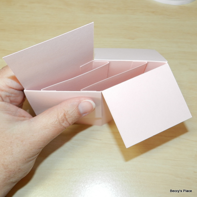 Beccy's Place: Tutorial - Card in a Box