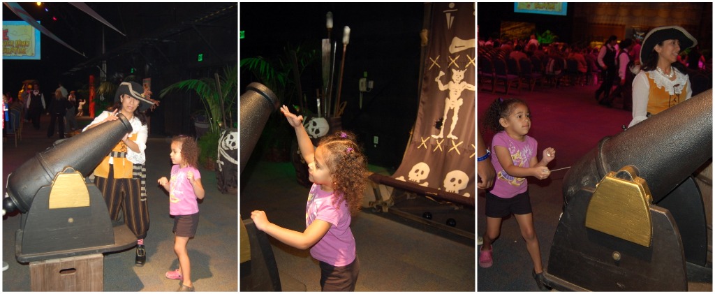 Disney Sisters: Disney Parks Blog Meet-Up / Sharky and Bones Concert