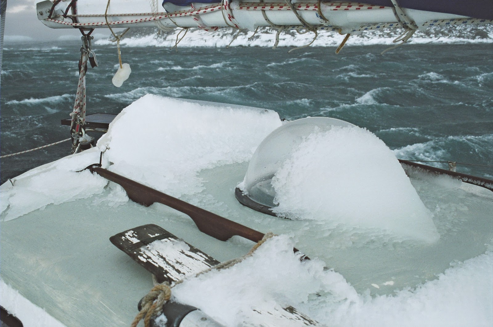 Hard Dodger (Sprayhood) Illustrated Guide - Examples, Tips - Cruisers ...