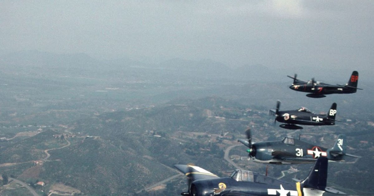 daily timewaster: Some airplane action