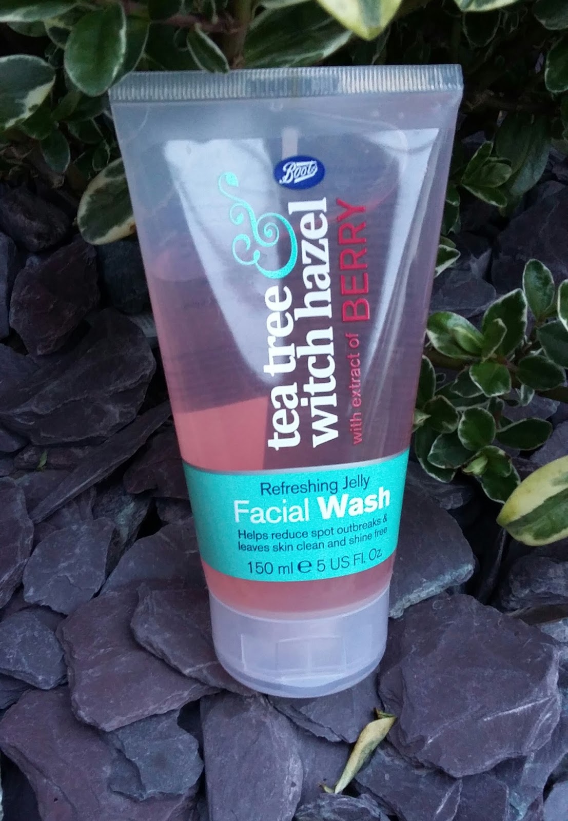 Highstreet Beauty: Skincare Review: Boots Tea Tree, Witch Hazel & Berry ...