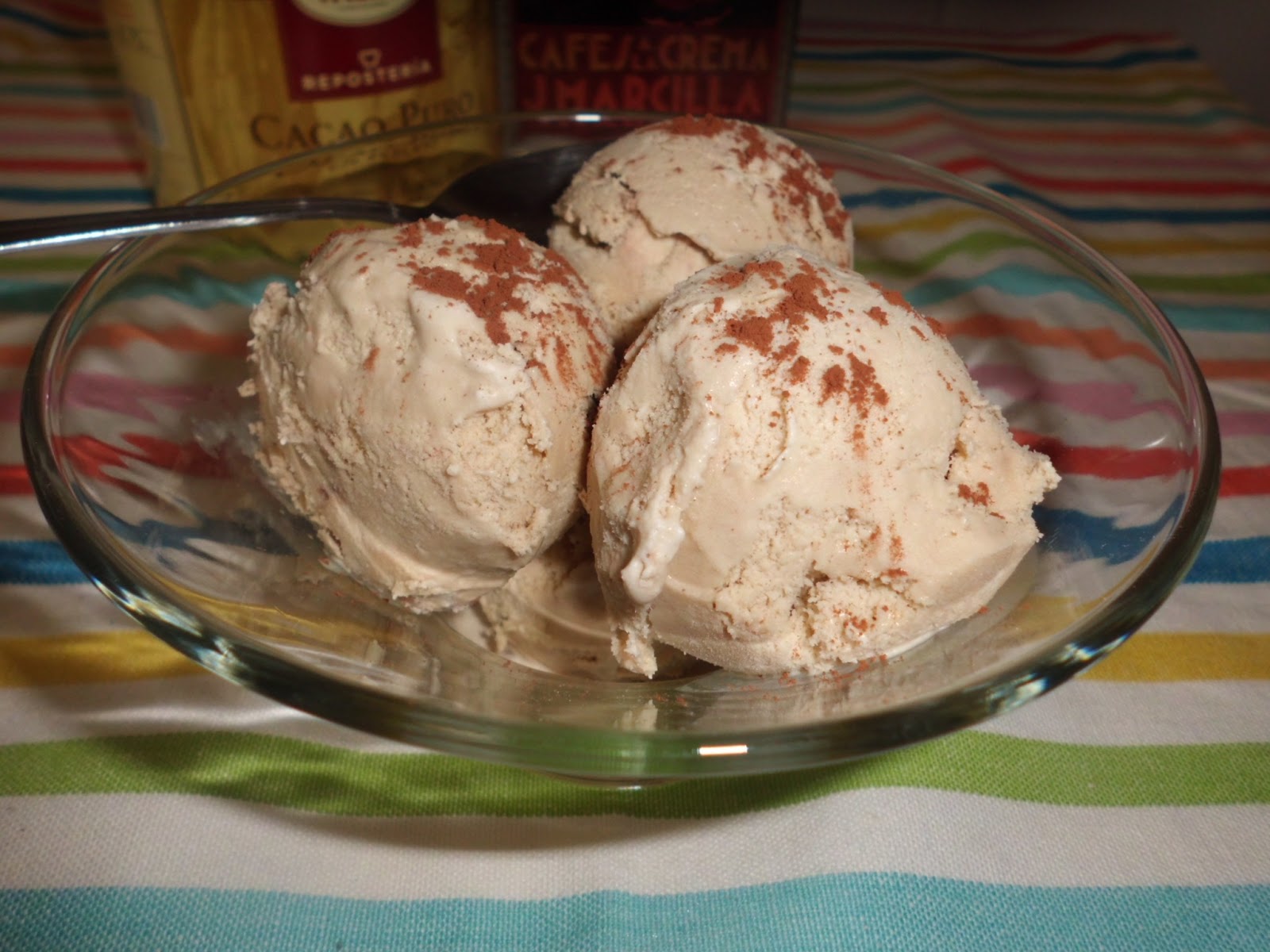 LAMBISCADAS Y OTRAS RECETAS PARA COMPARTIR: HELADO DE CAPUCCINO