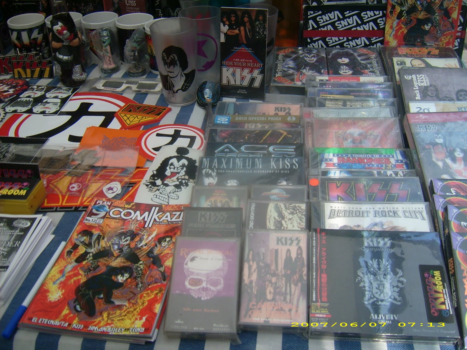 COMICORP: KISS ROOM! y Elder en el Comics Rock Show, celebrando el dia ...