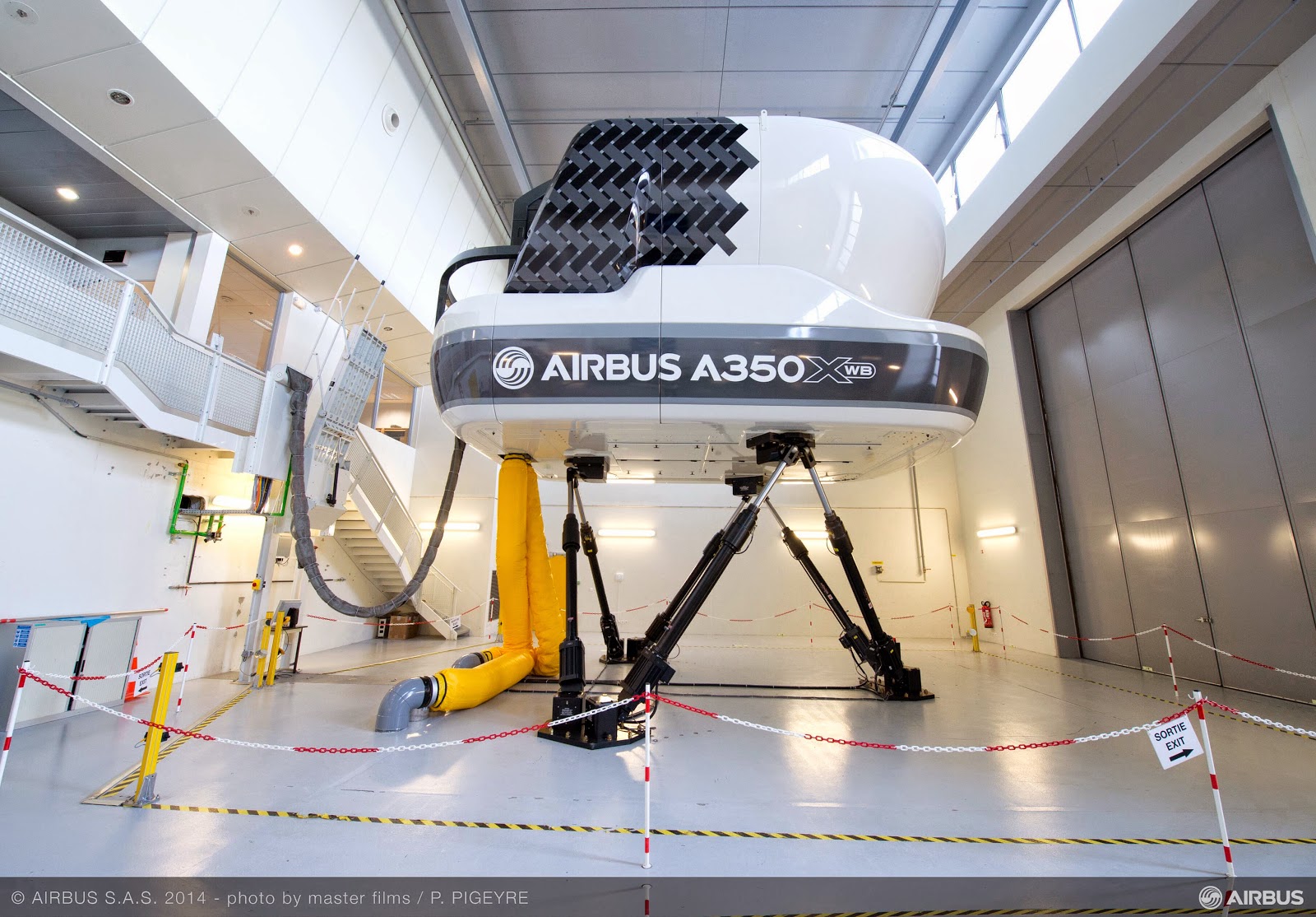 A350 XWB News: A350 Full-flight Simulator approval for summer