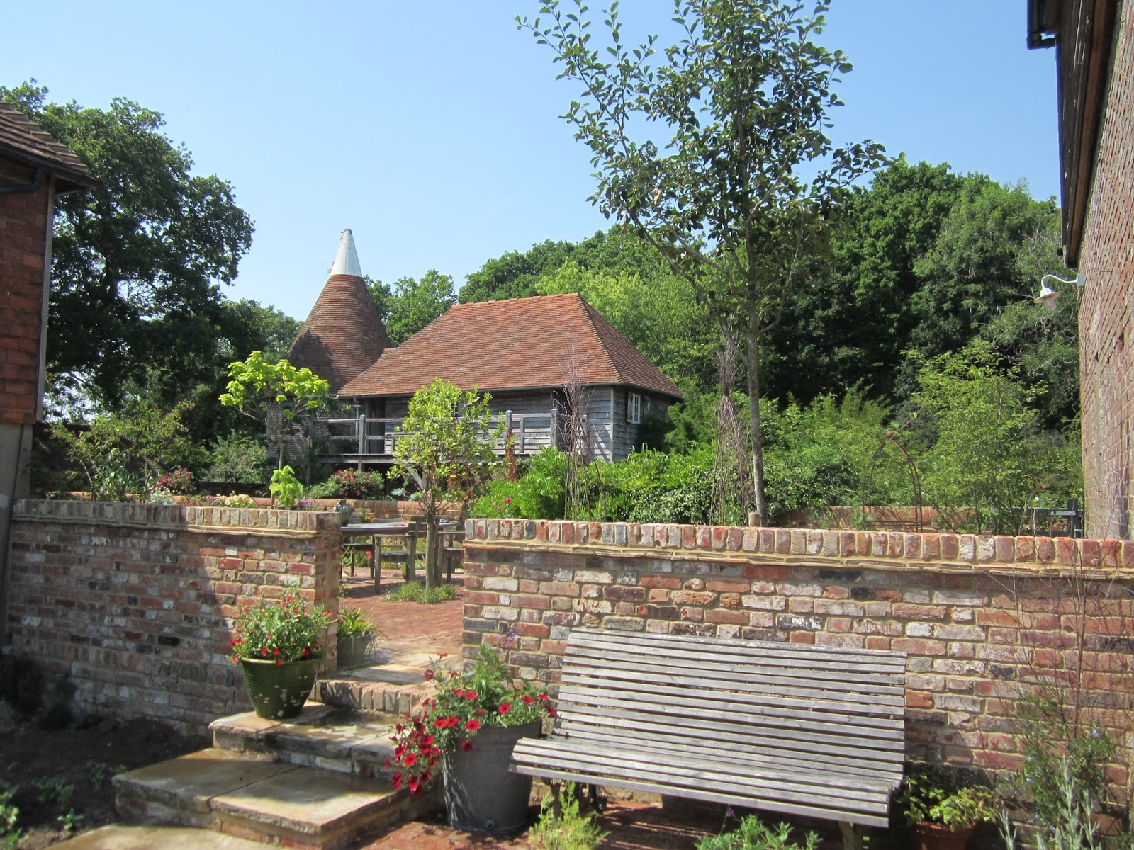 thevictoriangardener: Perch Hill Garden